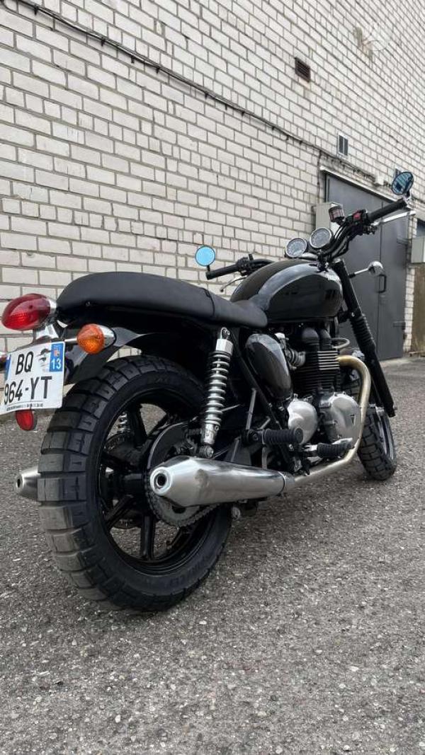 Triumph Bonneville 2011 Šauļi, ar dzinēja tilpumu 0.87 L un nobraukumu 30 tūkst. km par 3500 €, foto 2 vietnē AUTOMOTO.COM.LV