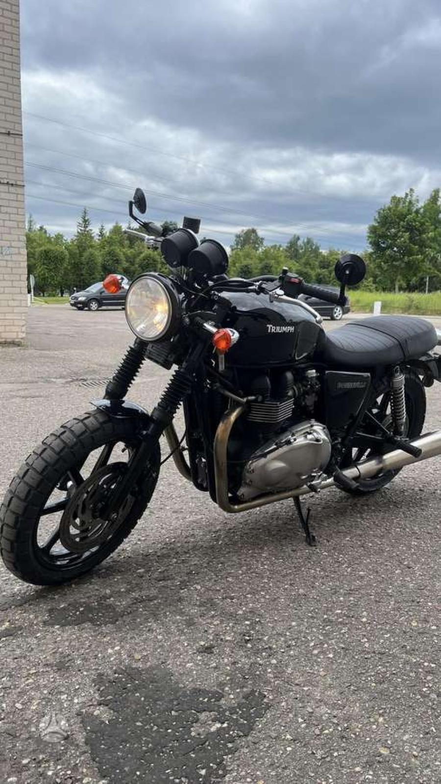 Триумф Bonneville 2011 в Шяуляй, объемом двигателя 0.87 л и пробегом 30 тыс. км за 3500 €, фото 1 на AUTOMOTO.COM.LV