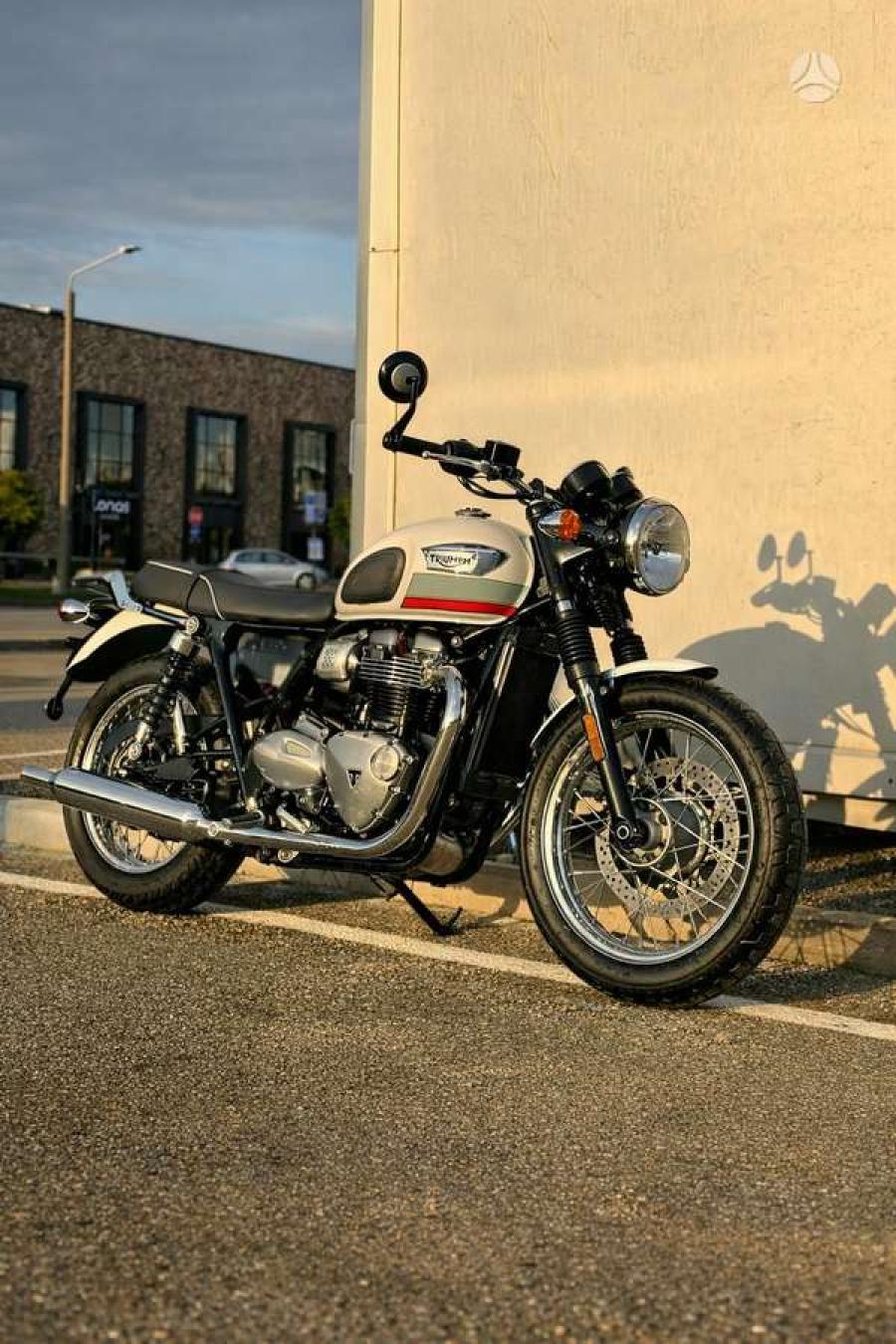 Триумф Bonneville 2018 в Вильнюс, объемом двигателя 0.90 л и пробегом 4 тыс. км за 6900 €, фото 1 на AUTOMOTO.COM.LV