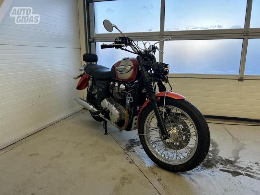 Sarkans Triumph Bonneville 2002 Radviliškis, ar dzinēja tilpumu 0.00 L un nobraukumu 37 tūkst. km par 2350 €, foto 2 vietnē AUTOMOTO.COM.LV