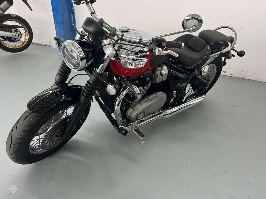 Красный Триумф Bonneville 2023 в Вильнюс, объемом двигателя 1.20 л и пробегом 1 тыс. км за 9700 €, фото 3 на AUTOMOTO.COM.LV