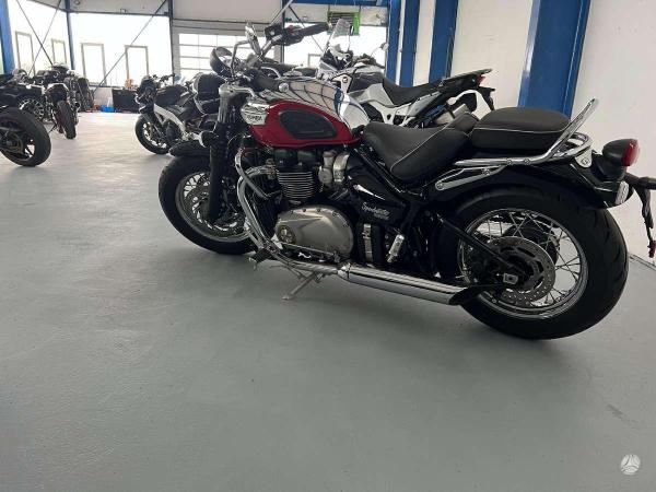 Красный Триумф Bonneville 2023 в Вильнюс, объемом двигателя 1.20 л и пробегом 1 тыс. км за 9700 €, фото 3 на AUTOMOTO.COM.LV