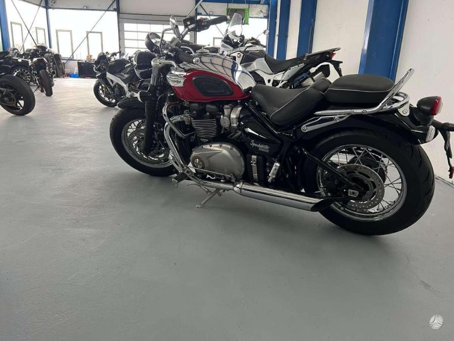 Красный Триумф Bonneville 2023 в Вильнюс, объемом двигателя 1.20 л и пробегом 1 тыс. км за 9700 €, фото 4 на AUTOMOTO.COM.LV
