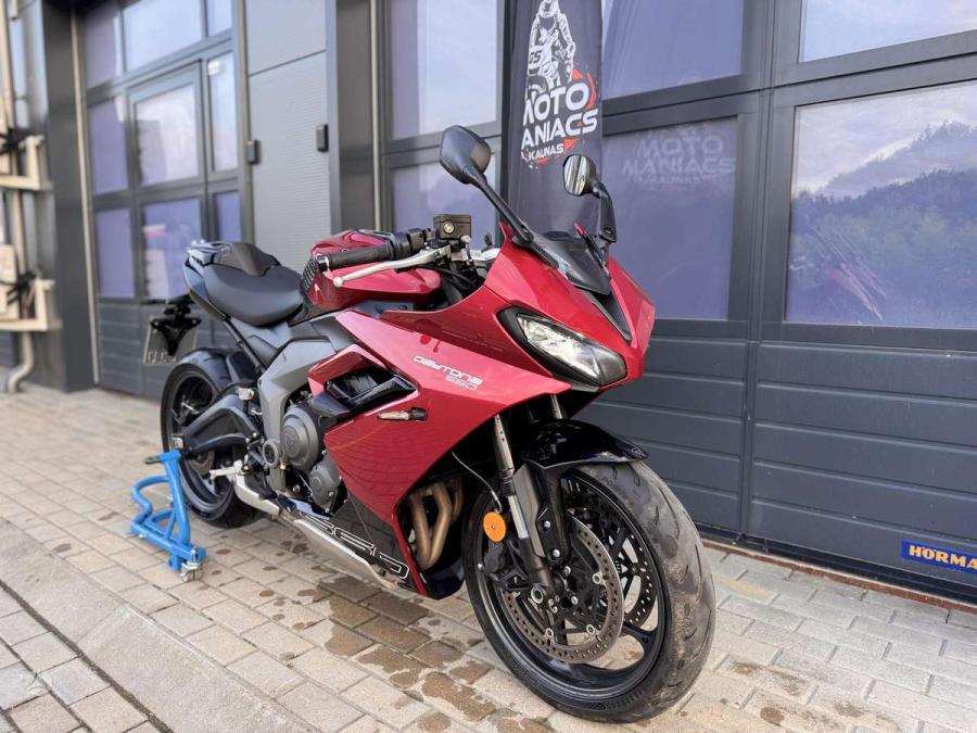 Triumph Daytona 2024 Kauņa, ar dzinēja tilpumu 0.66 L un nobraukumu 6 tūkst. km par 5350 €, foto 3 vietnē AUTOMOTO.COM.LV