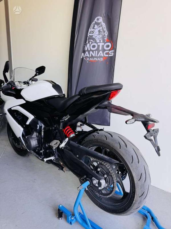 Triumph Daytona 2025 Kauņa, ar dzinēja tilpumu 0.66 L un nobraukumu 5 tūkst. km par 5390 €, foto 6 vietnē AUTOMOTO.COM.LV