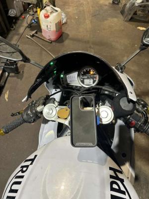 White Triumph Daytona 2009 in Klaipeda, with an engine capacity of 0.68 L and mileage of 32 thousand km for 3000 €, photo 6 on AUTOMOTO.COM.LV
