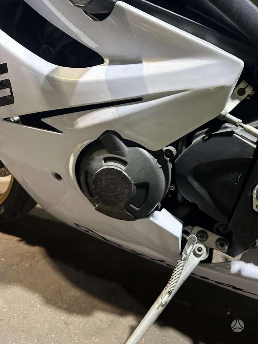 White Triumph Daytona 2009 in Klaipeda, with an engine capacity of 0.68 L and mileage of 32 thousand km for 3000 €, photo 14 on AUTOMOTO.COM.LV