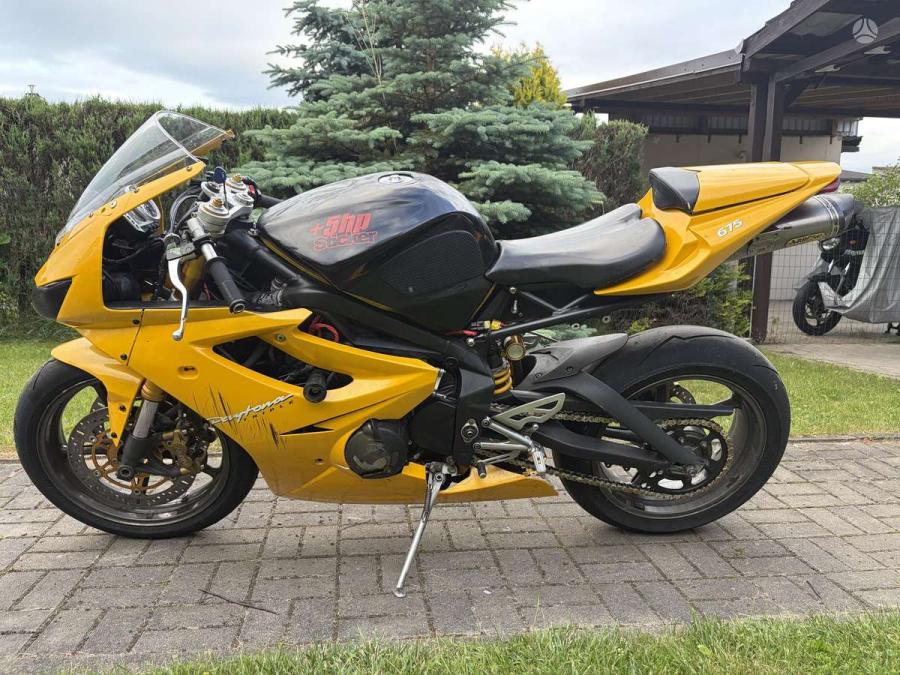 Dzeltens Triumph Daytona 2006 Viļņa, ar dzinēja tilpumu 0.68 L un nobraukumu 40 tūkst. km par 2300 €, foto 4 vietnē AUTOMOTO.COM.LV
