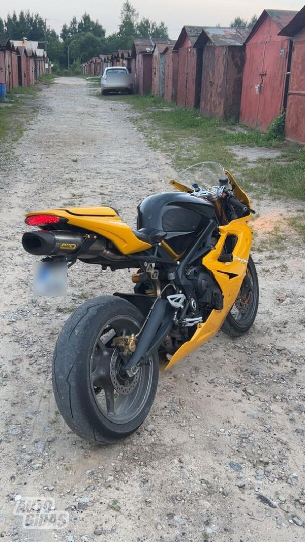 Dzeltens Triumph Daytona 2007 Viļņa, ar dzinēja tilpumu 0.00 L un nobraukumu 53 tūkst. km par 3100 €, foto 5 vietnē AUTOMOTO.COM.LV