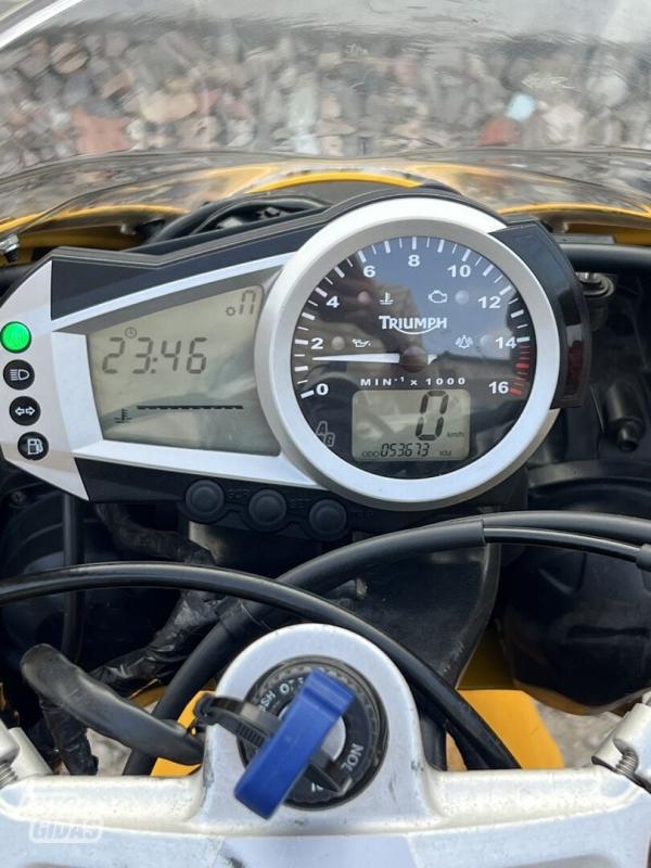 Dzeltens Triumph Daytona 2007 Viļņa, ar dzinēja tilpumu 0.00 L un nobraukumu 53 tūkst. km par 3100 €, foto 8 vietnē AUTOMOTO.COM.LV