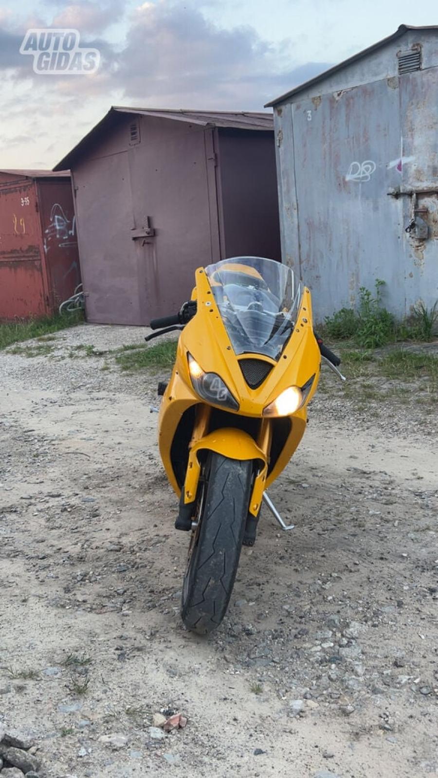 Dzeltens Triumph Daytona 2007 Viļņa, ar dzinēja tilpumu 0.00 L un nobraukumu 53 tūkst. km par 2400 €, foto 5 vietnē AUTOMOTO.COM.LV