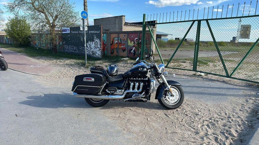 Black Triumph Rocket III 2008 in Klaipeda, with an engine capacity of 2.30 L and mileage of 42 thousand km for 4500 €, photo 1 on AUTOMOTO.COM.LV