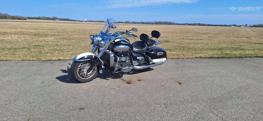 Melns Triumph Rocket III 2009 Kauņa, ar dzinēja tilpumu 2.30 L un nobraukumu 52 tūkst. km par 8600 €, foto 1 vietnē AUTOMOTO.COM.LV