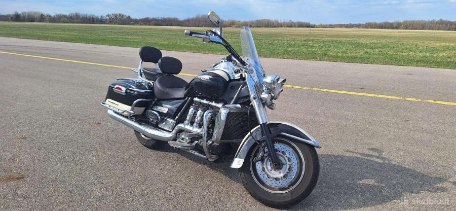 Melns Triumph Rocket III 2009 Kauņa, ar dzinēja tilpumu 2.30 L un nobraukumu 52 tūkst. km par 8600 €, foto 3 vietnē AUTOMOTO.COM.LV