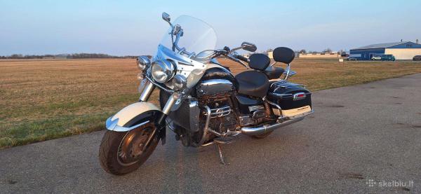 Melns Triumph Rocket III 2009 Kauņa, ar dzinēja tilpumu 2.30 L un nobraukumu 52 tūkst. km par 8600 €, foto 4 vietnē AUTOMOTO.COM.LV