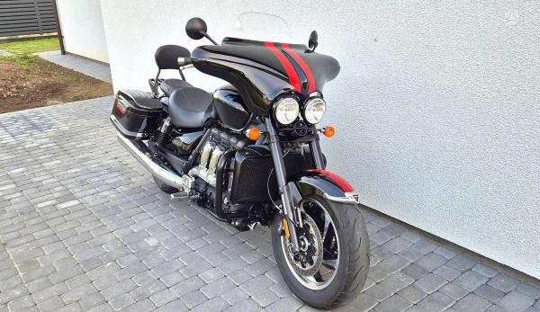 Black Triumph Rocket III 2018 in Kaunas, with an engine capacity of 2.29 L and mileage of 20 thousand km for 12500 €, photo 5 on AUTOMOTO.COM.LV