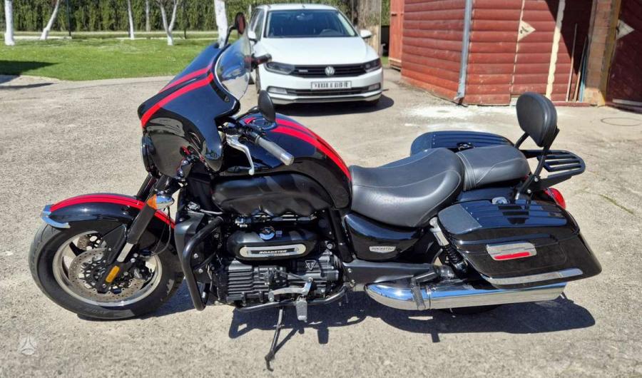 Black Triumph Rocket III 2018 in Kaunas, with an engine capacity of 2.29 L and mileage of 20 thousand km for 12500 €, photo 8 on AUTOMOTO.COM.LV