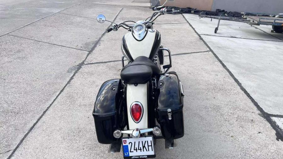 Brūns Triumph Rocket III 2007 Kauņa, ar dzinēja tilpumu 2.30 L un nobraukumu 82 tūkst. km par 5000 €, foto 4 vietnē AUTOMOTO.COM.LV