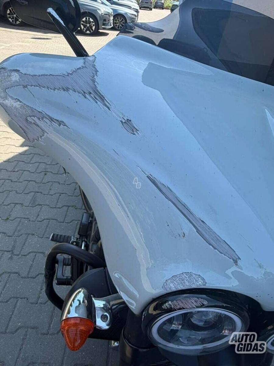 Triumph Rocket III 2017 Jonava, ar dzinēja tilpumu 2.30 L un nobraukumu 38 tūkst. km par 8000 €, foto 8 vietnē AUTOMOTO.COM.LV