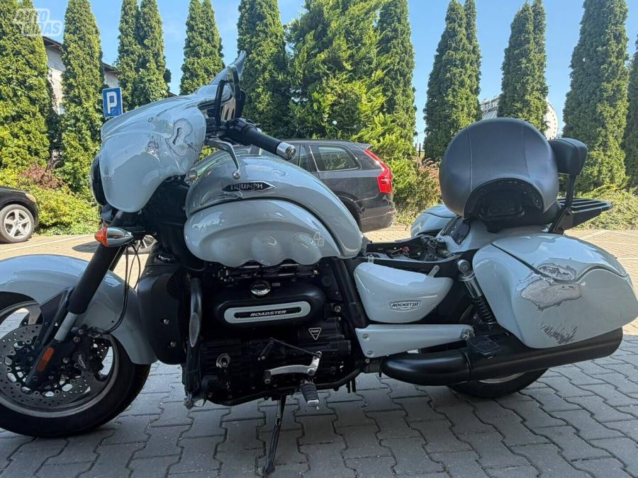 Triumph Rocket III 2017 Jonava, ar dzinēja tilpumu 2.30 L un nobraukumu 38 tūkst. km par 8000 €, foto 13 vietnē AUTOMOTO.COM.LV