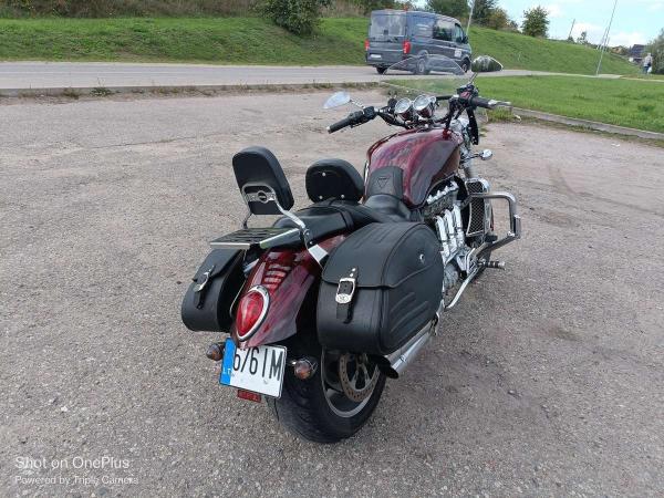 Red Triumph Rocket III 2004 in Jonava, with an engine capacity of 2.30 L and mileage of 63 thousand km for 6500 €, photo 4 on AUTOMOTO.COM.LV