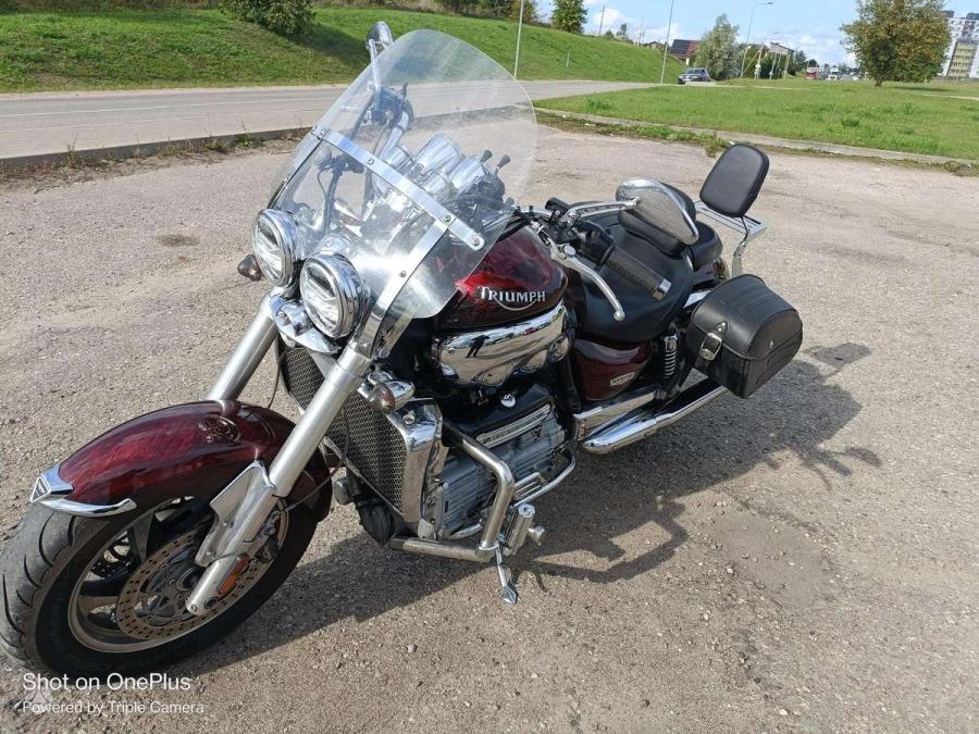 Red Triumph Rocket III 2004 in Jonava, with an engine capacity of 2.30 L and mileage of 63 thousand km for 6500 €, photo 5 on AUTOMOTO.COM.LV