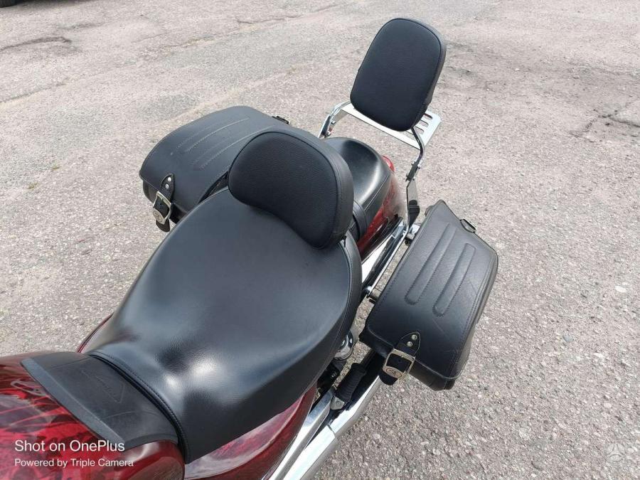 Red Triumph Rocket III 2004 in Jonava, with an engine capacity of 2.30 L and mileage of 63 thousand km for 6500 €, photo 8 on AUTOMOTO.COM.LV