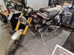 Melns Triumph Scrambler 2025 Tallina, ar dzinēja tilpumu 1.20 L un nobraukumu 6 tūkst. km par 12900 €, foto 3 vietnē AUTOMOTO.COM.LV