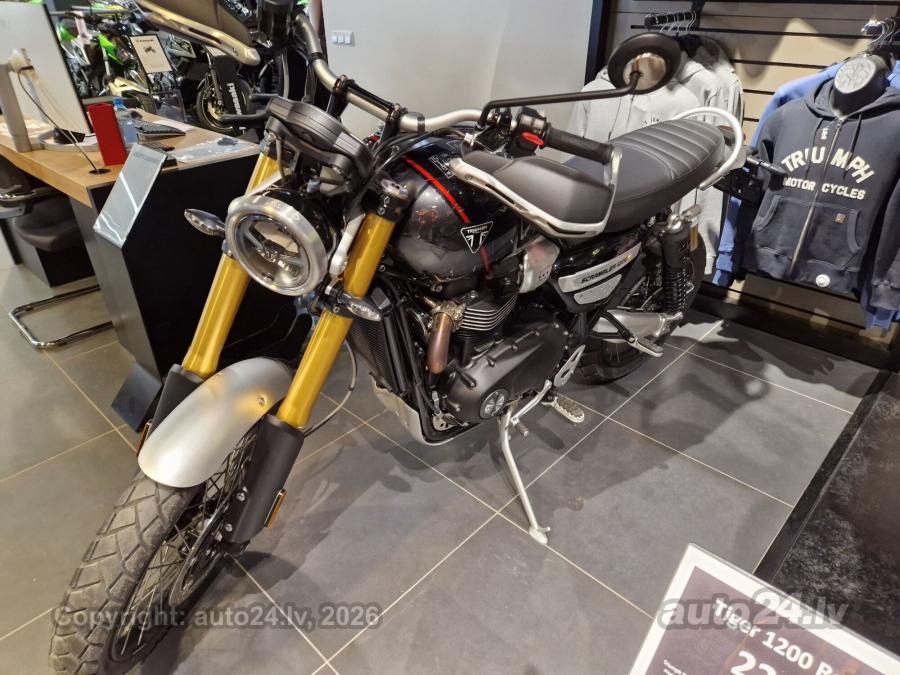 Melns Triumph Scrambler 2025 Tallina, ar dzinēja tilpumu 1.20 L un nobraukumu 6 tūkst. km par 12900 €, foto 3 vietnē AUTOMOTO.COM.LV
