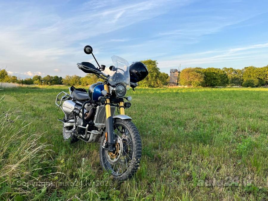 Blue Triumph Scrambler 2019 in Kuressaare, with an engine capacity of 1.20 L and mileage of 23 thousand km for 10200 €, photo 4 on AUTOMOTO.COM.LV