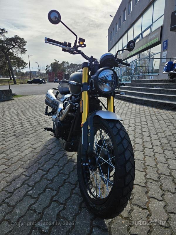 Green Triumph Scrambler 2026 in Tallinn, with an engine capacity of 0.90 L and mileage of 1 thousand km for 13890 €, photo 5 on AUTOMOTO.COM.LV