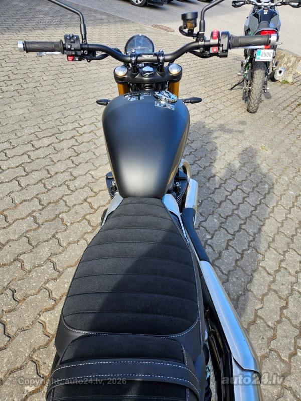 Green Triumph Scrambler 2026 in Tallinn, with an engine capacity of 0.90 L and mileage of 1 thousand km for 13890 €, photo 8 on AUTOMOTO.COM.LV