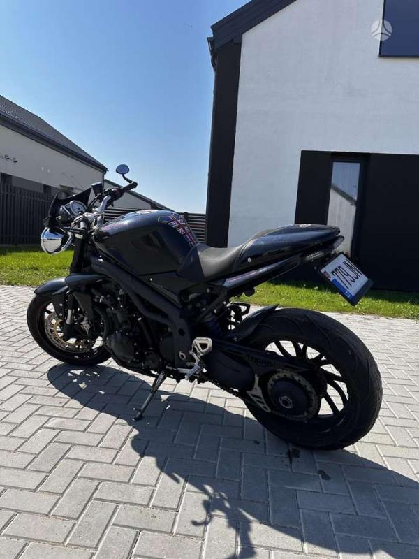 Черный Триумф Speed Triple 2009 в Клайпеда, объемом двигателя 1.05 л и пробегом 60 тыс. км за 3700 €, фото 2 на AUTOMOTO.COM.LV