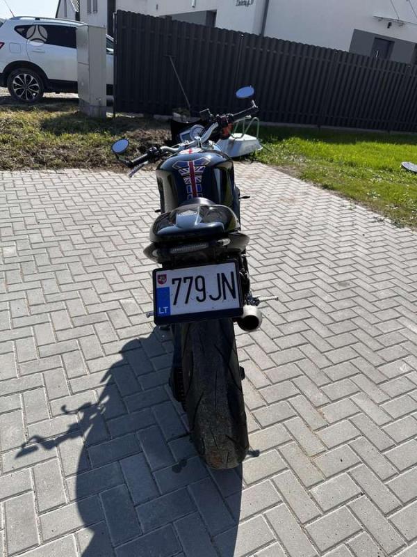 Черный Триумф Speed Triple 2009 в Клайпеда, объемом двигателя 1.05 л и пробегом 60 тыс. км за 3700 €, фото 3 на AUTOMOTO.COM.LV