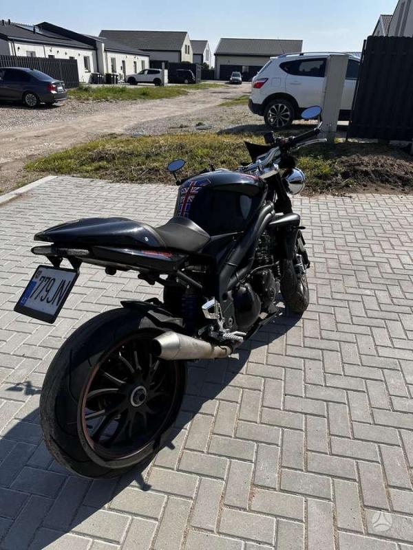 Черный Триумф Speed Triple 2009 в Клайпеда, объемом двигателя 1.05 л и пробегом 60 тыс. км за 3700 €, фото 4 на AUTOMOTO.COM.LV