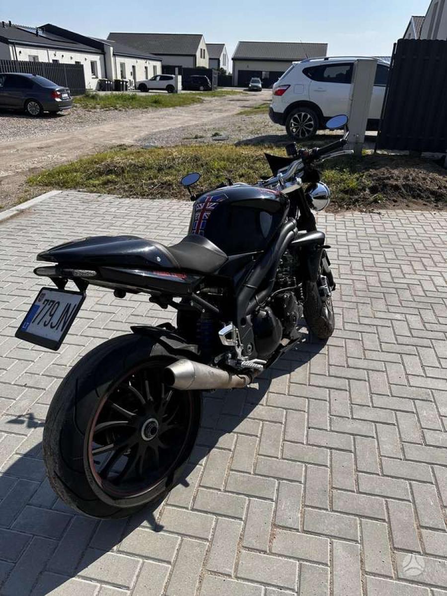 Black Triumph Speed Triple 2009 in Klaipeda, with an engine capacity of 1.05 L and mileage of 60 thousand km for 3700 €, photo 5 on AUTOMOTO.COM.LV