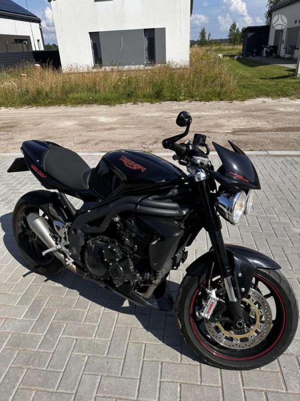 Черный Триумф Speed Triple 2009 в Клайпеда, объемом двигателя 1.05 л и пробегом 60 тыс. км за 3700 €, фото 5 на AUTOMOTO.COM.LV