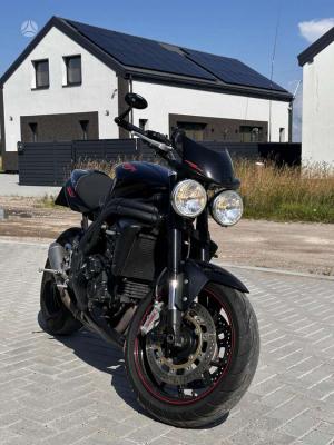 Black Triumph Speed Triple 2009 in Klaipeda, with an engine capacity of 1.05 L and mileage of 60 thousand km for 3700 €, photo 7 on AUTOMOTO.COM.LV