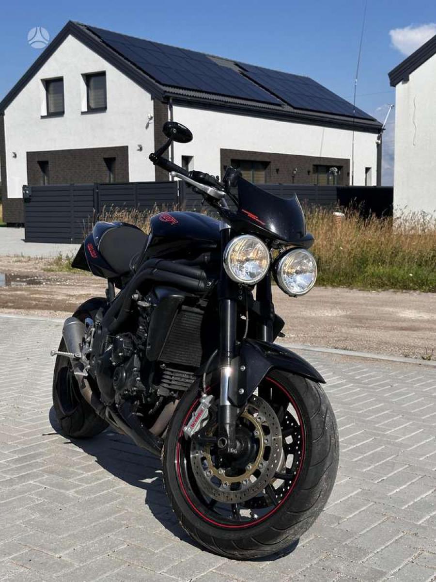 Black Triumph Speed Triple 2009 in Klaipeda, with an engine capacity of 1.05 L and mileage of 60 thousand km for 3700 €, photo 7 on AUTOMOTO.COM.LV