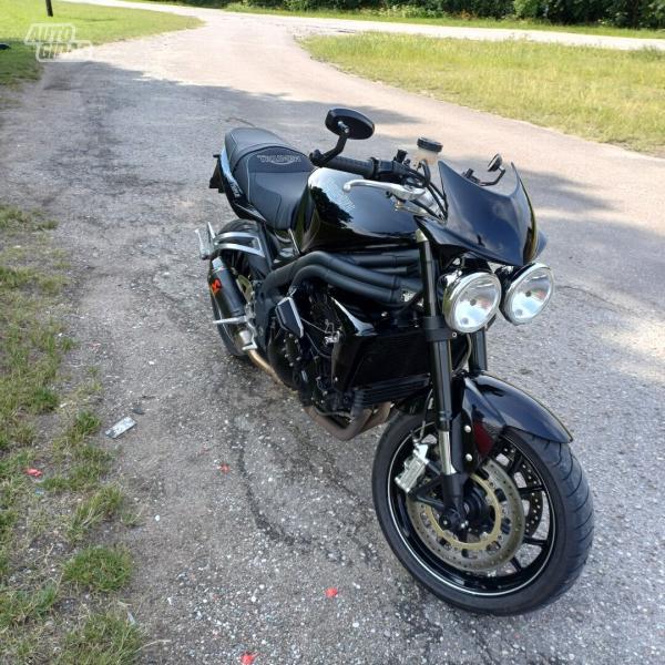 Melns Triumph Speed Triple 2010 Klaipėda, ar dzinēja tilpumu 1.05 L un nobraukumu 52 tūkst. km par 3800 €, foto 1 vietnē AUTOMOTO.COM.LV