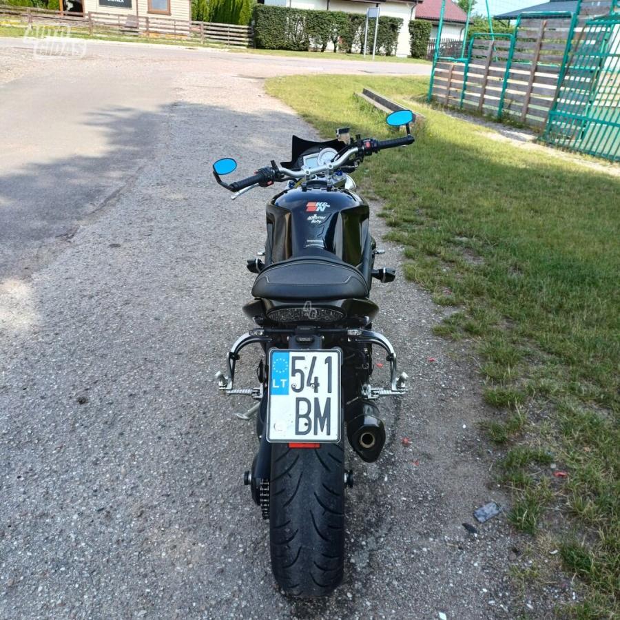 Melns Triumph Speed Triple 2010 Klaipėda, ar dzinēja tilpumu 1.05 L un nobraukumu 52 tūkst. km par 3800 €, foto 9 vietnē AUTOMOTO.COM.LV