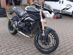 Black Triumph Speed Triple 2012 in Vievis, with an engine capacity of 1.05 L and mileage of 48 thousand km for 4300 €, photo 10 on AUTOMOTO.COM.LV