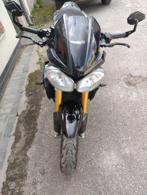 Melns Triumph Speed Triple 2012 Panevēža, ar dzinēja tilpumu 1.05 L un nobraukumu 63 tūkst. km par 4200 €, foto 7 vietnē AUTOMOTO.COM.LV
