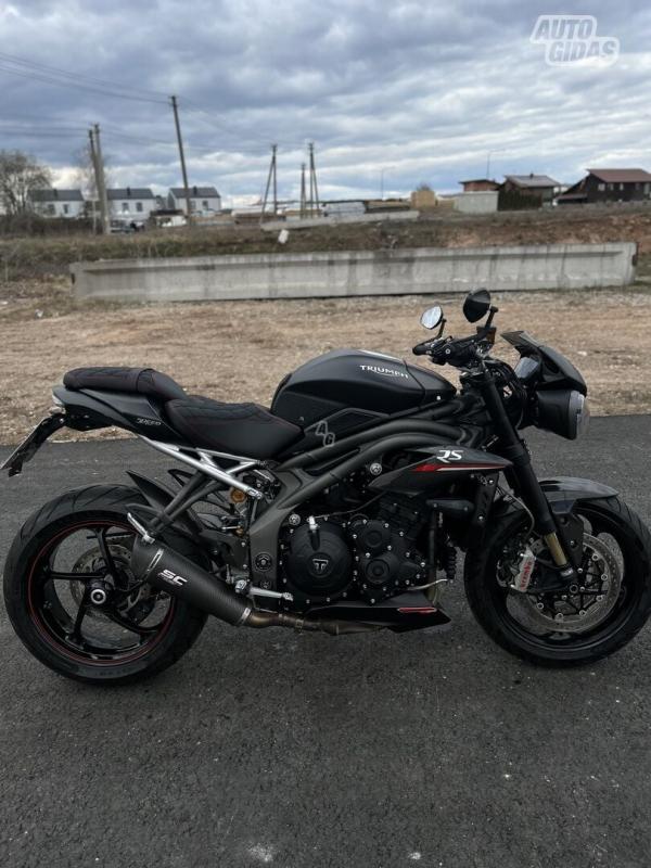 Black Triumph Speed Triple 2018 in Kaunas, with an engine capacity of 1.05 L and mileage of 30 thousand km for 6500 €, photo 3 on AUTOMOTO.COM.LV