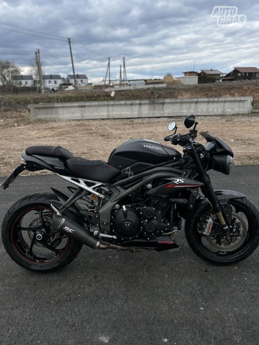 Black Triumph Speed Triple 2018 in Kaunas, with an engine capacity of 1.05 L and mileage of 30 thousand km for 6500 €, photo 4 on AUTOMOTO.COM.LV