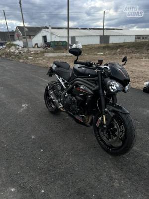 Black Triumph Speed Triple 2018 in Kaunas, with an engine capacity of 1.05 L and mileage of 30 thousand km for 6500 €, photo 12 on AUTOMOTO.COM.LV