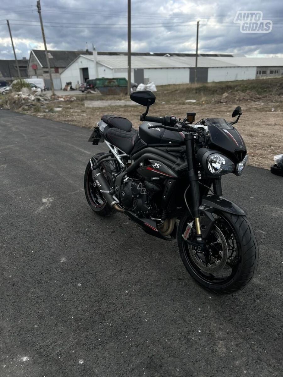 Black Triumph Speed Triple 2018 in Kaunas, with an engine capacity of 1.05 L and mileage of 30 thousand km for 6500 €, photo 12 on AUTOMOTO.COM.LV