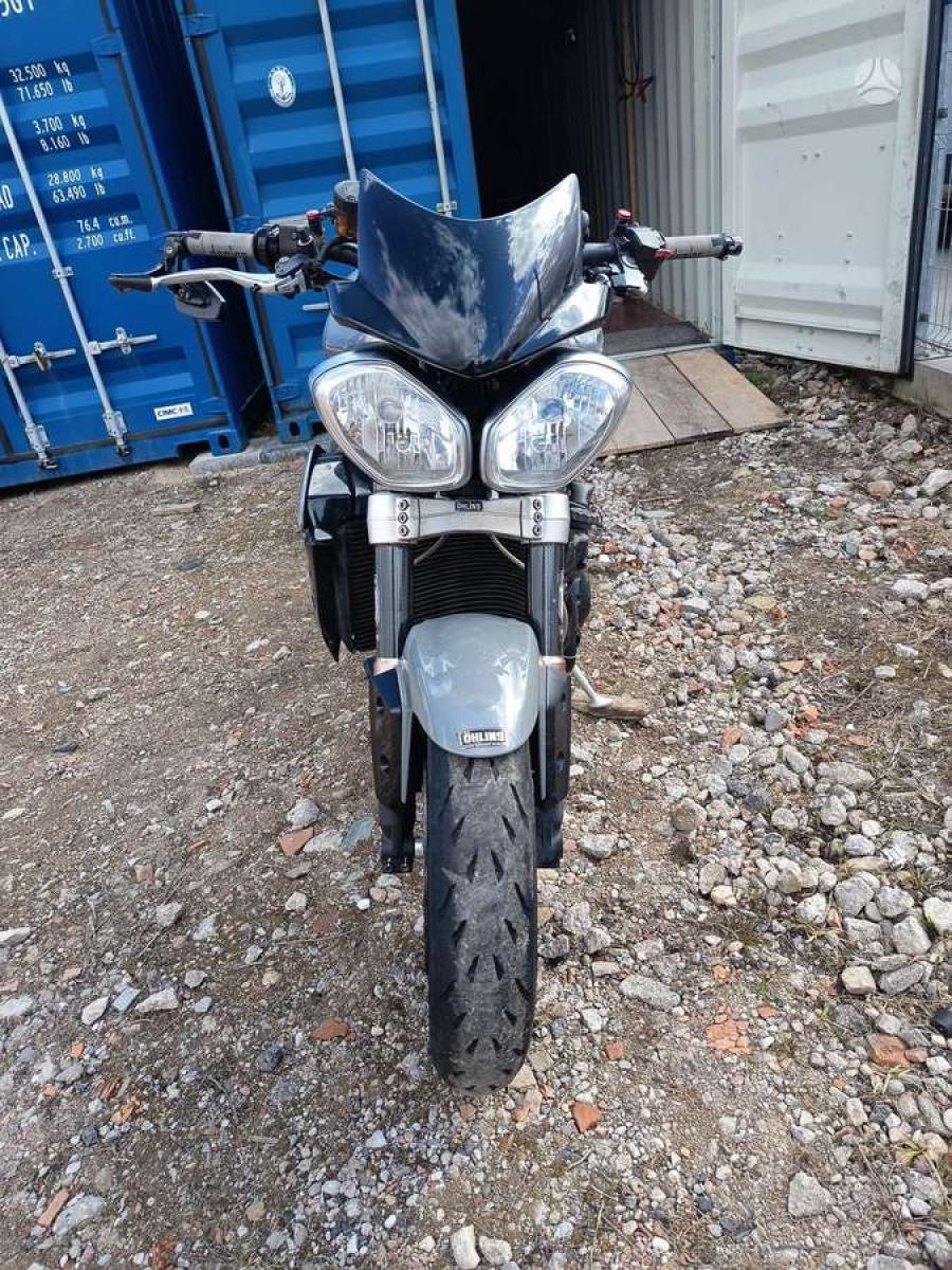 Grey Triumph Speed Triple 2013 in Kaunas, with an engine capacity of 1.05 L and mileage of 44 thousand km for 3800 €, photo 4 on AUTOMOTO.COM.LV