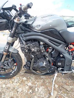 Grey Triumph Speed Triple 2013 in Kaunas, with an engine capacity of 1.05 L and mileage of 44 thousand km for 3800 €, photo 9 on AUTOMOTO.COM.LV