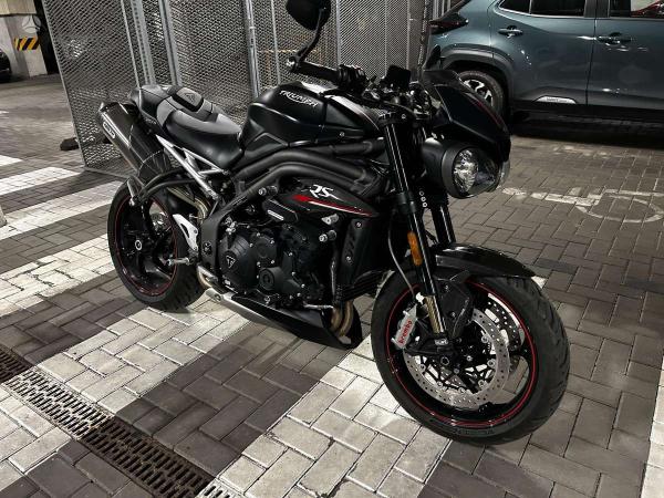 Grey Triumph Speed Triple 2019 in Vilnius, with an engine capacity of 1.05 L and mileage of 18 thousand km for 6999 €, photo 1 on AUTOMOTO.COM.LV